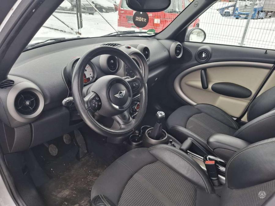 Balts MINI Countryman 2013 Prienai, ar dzinēja tilpumu 1.60 L un nobraukumu 206 tūkst. km par 5500 €, foto 6 vietnē AUTOMOTO.COM.LV