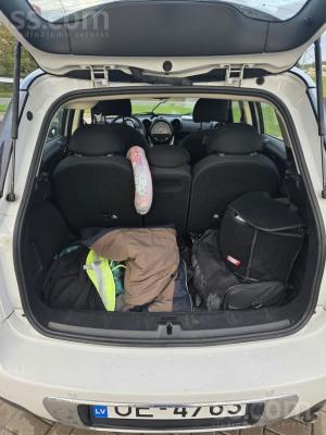 White MINI Countryman 2013 in Riga, with an engine capacity of 2.00 L and mileage of 203 thousand km for 6700 €, photo 10 on AUTOMOTO.COM.LV