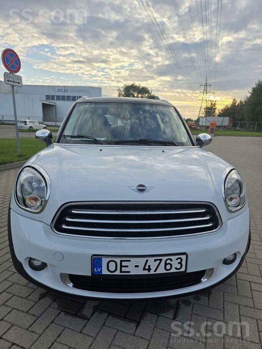 White MINI Countryman 2013 in Riga, with an engine capacity of 2.00 L and mileage of 203 thousand km for 6700 €, photo 12 on AUTOMOTO.COM.LV