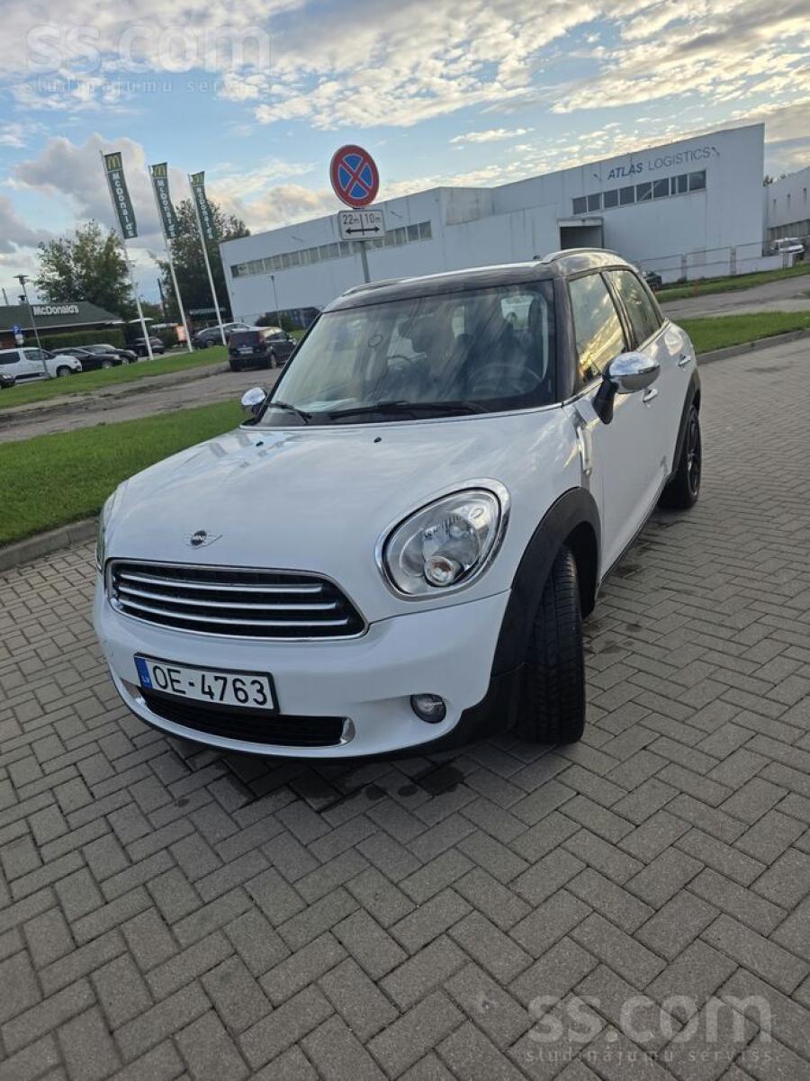 White MINI Countryman 2013 in Riga, with an engine capacity of 2.00 L and mileage of 203 thousand km for 6700 €, photo 13 on AUTOMOTO.COM.LV