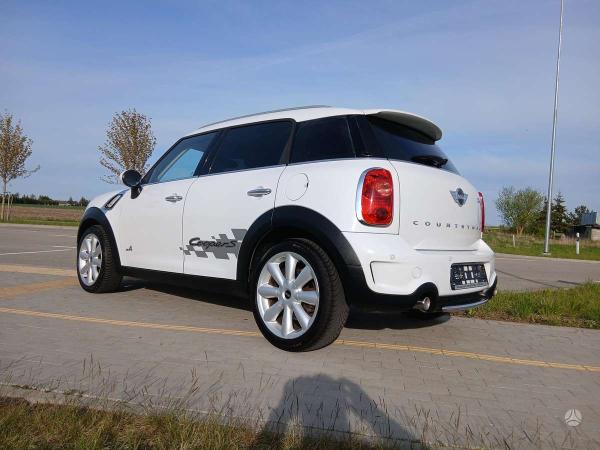 White MINI Countryman 2013 in Marijampole, with an engine capacity of 2.00 L and mileage of 132 thousand km for 8750 €, photo 3 on AUTOMOTO.COM.LV