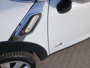Balts MINI Countryman 2013 Marijampole, ar dzinēja tilpumu 2.00 L un nobraukumu 132 tūkst. km par 8750 €, foto 23 vietnē AUTOMOTO.COM.LV