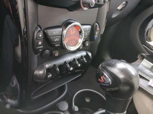 Balts MINI Countryman 2013 Marijampole, ar dzinēja tilpumu 2.00 L un nobraukumu 132 tūkst. km par 8750 €, foto 29 vietnē AUTOMOTO.COM.LV