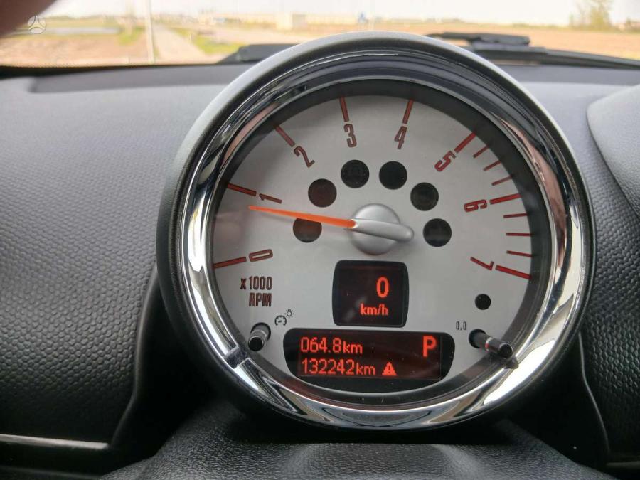 Balts MINI Countryman 2013 Marijampole, ar dzinēja tilpumu 2.00 L un nobraukumu 132 tūkst. km par 8750 €, foto 32 vietnē AUTOMOTO.COM.LV