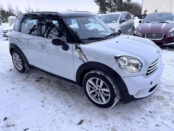 White MINI Countryman 2014 in Gargzdai, with an engine capacity of 2.00 L and mileage of 135 thousand km for 6899 €, photo 4 on AUTOMOTO.COM.LV