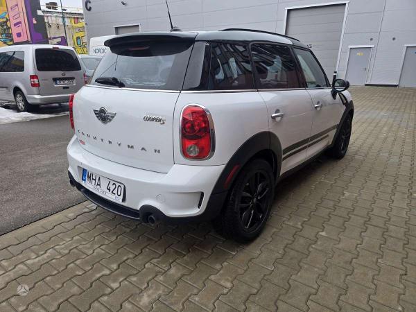 White MINI Countryman 2014 in Vilnius, with an engine capacity of 1.60 L and mileage of 235 thousand km for 4800 €, photo 3 on AUTOMOTO.COM.LV