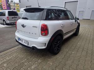 White MINI Countryman 2014 in Vilnius, with an engine capacity of 1.60 L and mileage of 235 thousand km for 4800 €, photo 3 on AUTOMOTO.COM.LV