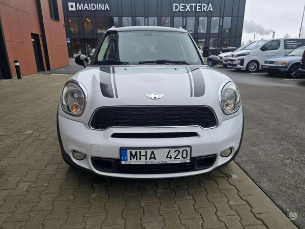 White MINI Countryman 2014 in Vilnius, with an engine capacity of 1.60 L and mileage of 235 thousand km for 4800 €, photo 6 on AUTOMOTO.COM.LV