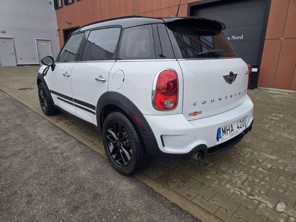 White MINI Countryman 2014 in Vilnius, with an engine capacity of 1.60 L and mileage of 235 thousand km for 4800 €, photo 8 on AUTOMOTO.COM.LV
