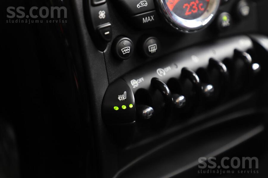 Balts MINI Countryman 2014 Tukums, ar dzinēja tilpumu 1.60 L un nobraukumu 138 tūkst. km par 5500 €, foto 12 vietnē AUTOMOTO.COM.LV