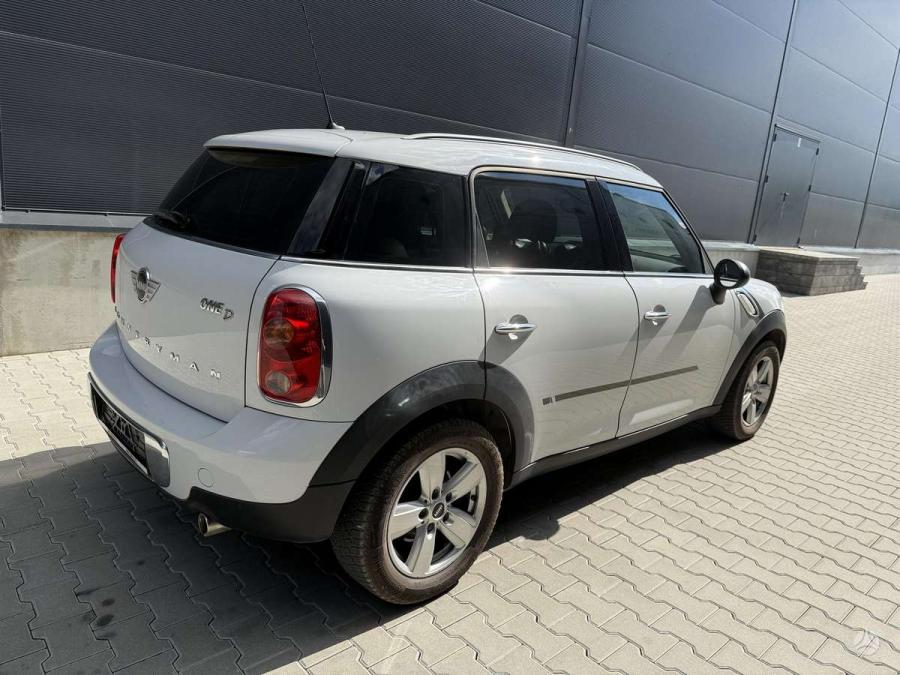 White MINI Countryman 2015 in Siauliai, with an engine capacity of 1.60 L and mileage of 225 thousand km for 4950 €, photo 6 on AUTOMOTO.COM.LV
