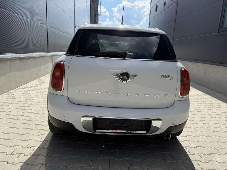 White MINI Countryman 2015 in Siauliai, with an engine capacity of 1.60 L and mileage of 225 thousand km for 4950 €, photo 7 on AUTOMOTO.COM.LV