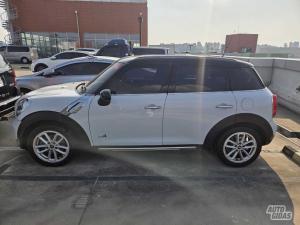 White MINI Countryman 2016 in Aukstieji Rusokai, with an engine capacity of 2.00 L and mileage of 171 thousand km for 10900 €, photo 4 on AUTOMOTO.COM.LV