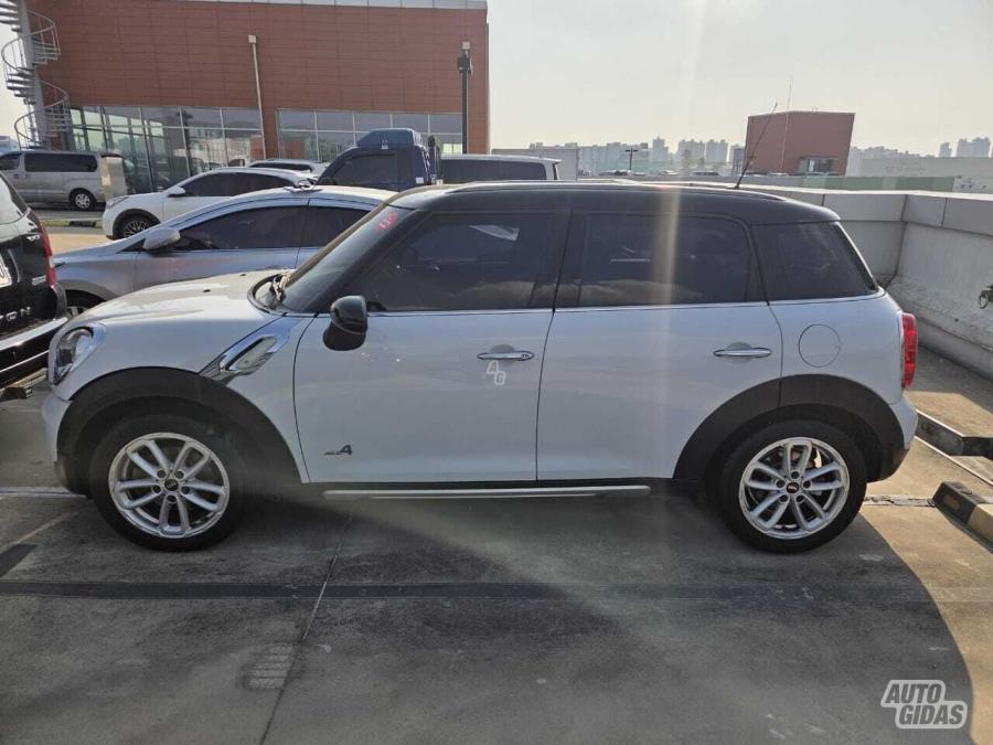 White MINI Countryman 2016 in Aukstieji Rusokai, with an engine capacity of 2.00 L and mileage of 171 thousand km for 10900 €, photo 4 on AUTOMOTO.COM.LV