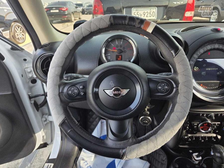 White MINI Countryman 2016 in Aukstieji Rusokai, with an engine capacity of 2.00 L and mileage of 171 thousand km for 10900 €, photo 13 on AUTOMOTO.COM.LV