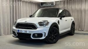 White MINI Countryman 2017 in Riga, with an engine capacity of 1.50 L and mileage of 40 thousand km for 19900 €, photo 1 on AUTOMOTO.COM.LV