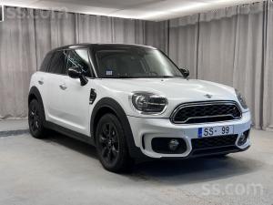 White MINI Countryman 2017 in Riga, with an engine capacity of 1.50 L and mileage of 40 thousand km for 19900 €, photo 3 on AUTOMOTO.COM.LV