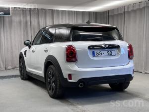 White MINI Countryman 2017 in Riga, with an engine capacity of 1.50 L and mileage of 40 thousand km for 19900 €, photo 6 on AUTOMOTO.COM.LV