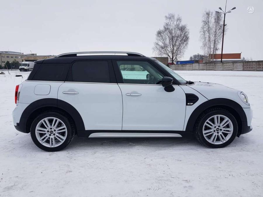 White MINI Countryman 2020 in Siauliai, with an engine capacity of 2.00 L and mileage of 99 thousand km for 14900 €, photo 5 on AUTOMOTO.COM.LV