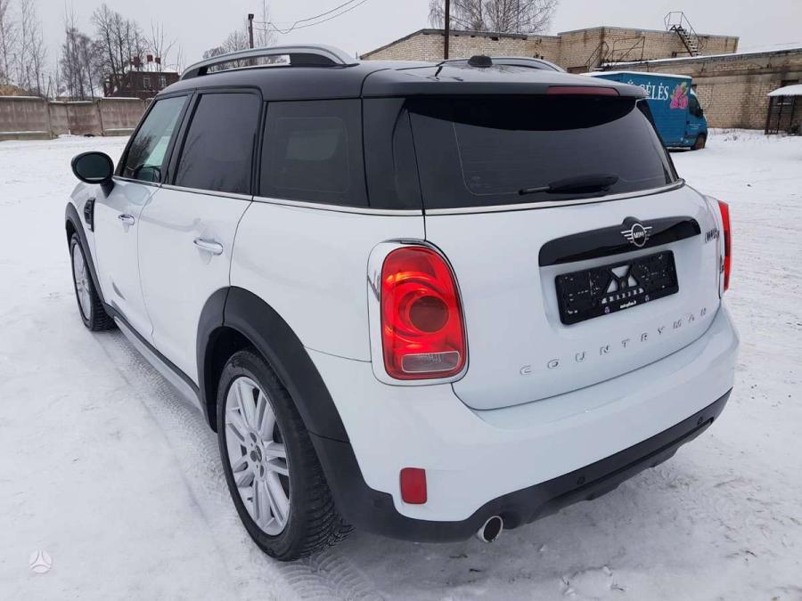 White MINI Countryman 2020 in Siauliai, with an engine capacity of 2.00 L and mileage of 99 thousand km for 14900 €, photo 8 on AUTOMOTO.COM.LV