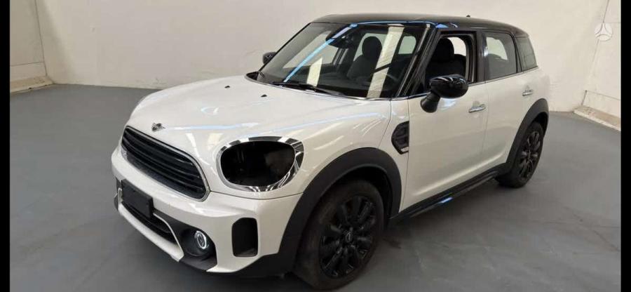 White MINI Countryman 2023 in Kaunas, with an engine capacity of 1.50 L and mileage of 36 thousand km for 14702 €, photo 1 on AUTOMOTO.COM.LV