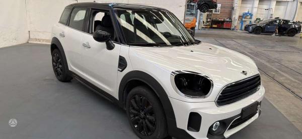 White MINI Countryman 2023 in Kaunas, with an engine capacity of 1.50 L and mileage of 36 thousand km for 14702 €, photo 3 on AUTOMOTO.COM.LV