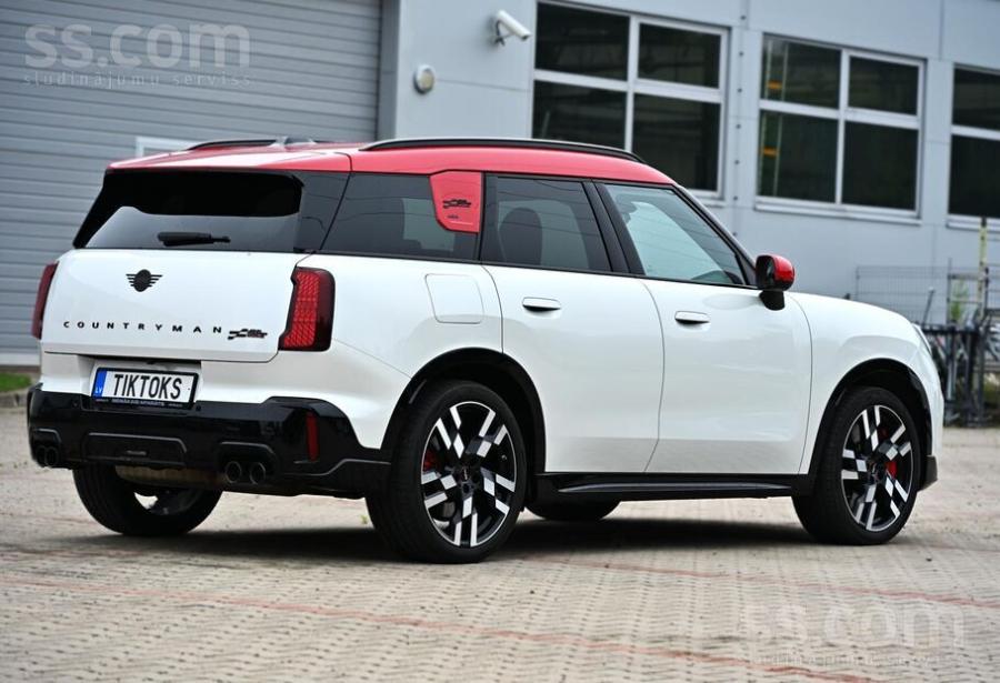 White MINI Countryman 2024 in Riga, with an engine capacity of 2.00 L and mileage of 0 thousand km for 29995 €, photo 7 on AUTOMOTO.COM.LV