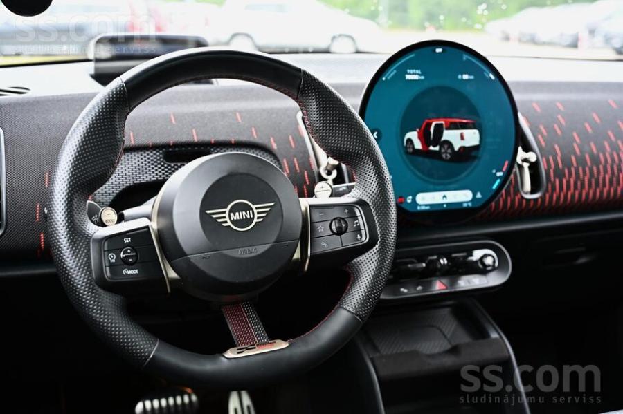 White MINI Countryman 2024 in Riga, with an engine capacity of 2.00 L and mileage of 0 thousand km for 29995 €, photo 11 on AUTOMOTO.COM.LV