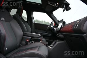 White MINI Countryman 2024 in Riga, with an engine capacity of 2.00 L and mileage of 0 thousand km for 29995 €, photo 16 on AUTOMOTO.COM.LV
