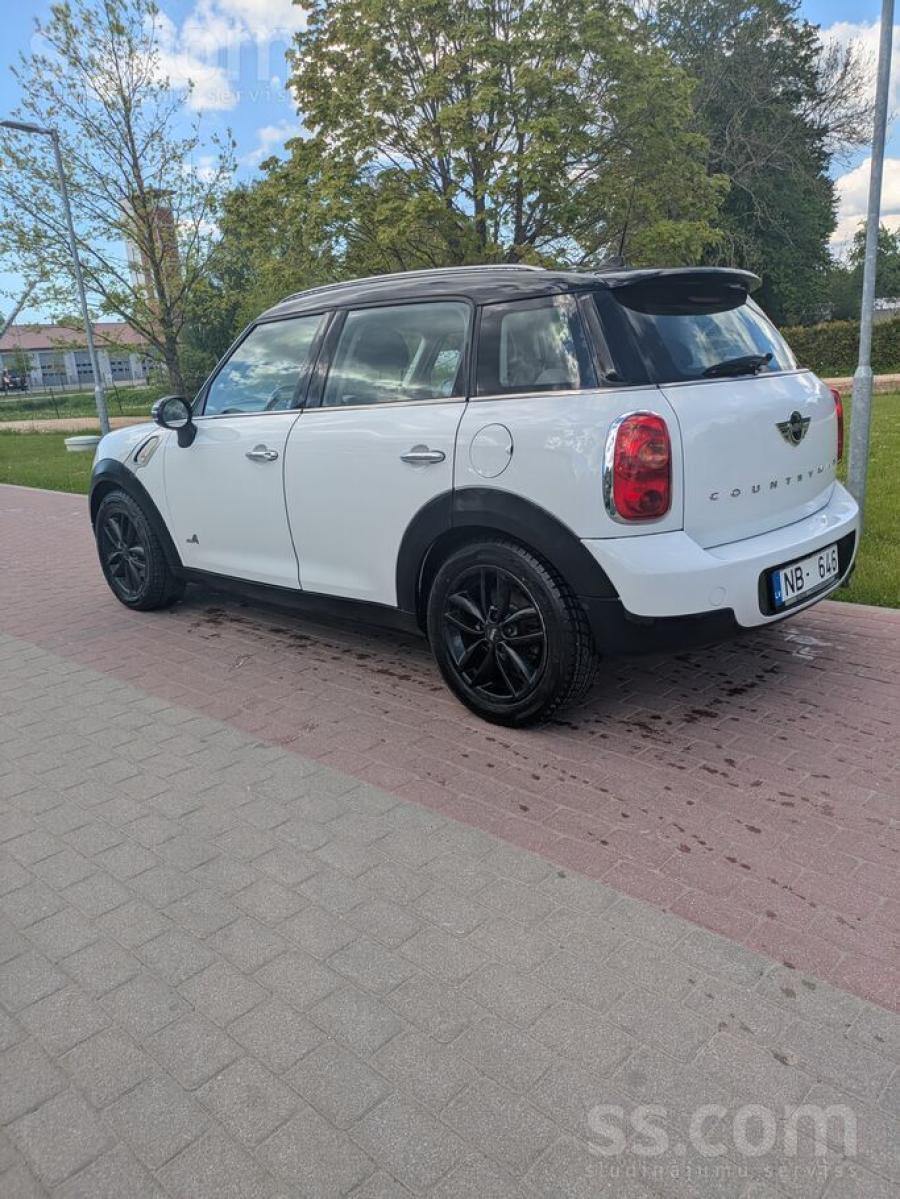 White MINI Countryman 2010 in Cesis, with an engine capacity of 1.60 L and mileage of 244 thousand km for 5000 €, photo 2 on AUTOMOTO.COM.LV