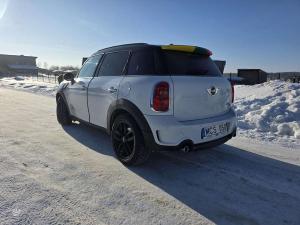 White MINI Countryman 2011 in Vilnius, with an engine capacity of 2.00 L and mileage of 260 thousand km for 6850 €, photo 6 on AUTOMOTO.COM.LV