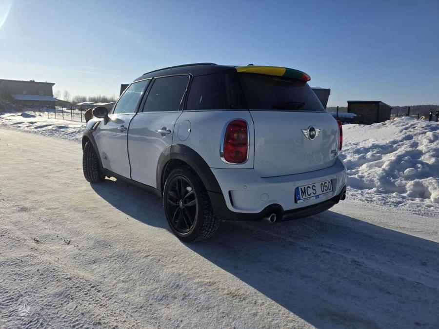 White MINI Countryman 2011 in Vilnius, with an engine capacity of 2.00 L and mileage of 260 thousand km for 6850 €, photo 6 on AUTOMOTO.COM.LV