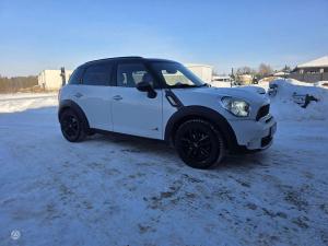 White MINI Countryman 2011 in Vilnius, with an engine capacity of 2.00 L and mileage of 260 thousand km for 6850 €, photo 7 on AUTOMOTO.COM.LV