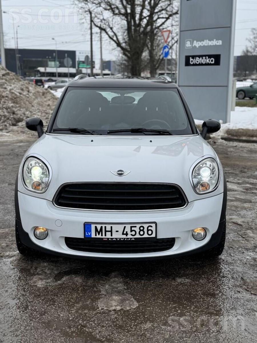 White MINI Countryman 2011 in Riga, with an engine capacity of 1.60 L and mileage of 320 thousand km for 4350 €, photo 3 on AUTOMOTO.COM.LV