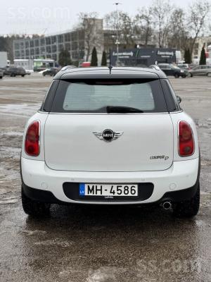 White MINI Countryman 2011 in Riga, with an engine capacity of 1.60 L and mileage of 320 thousand km for 4350 €, photo 20 on AUTOMOTO.COM.LV