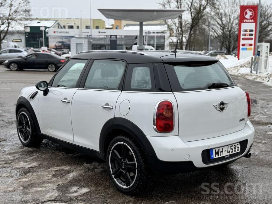 White MINI Countryman 2011 in Riga, with an engine capacity of 1.60 L and mileage of 320 thousand km for 4350 €, photo 21 on AUTOMOTO.COM.LV