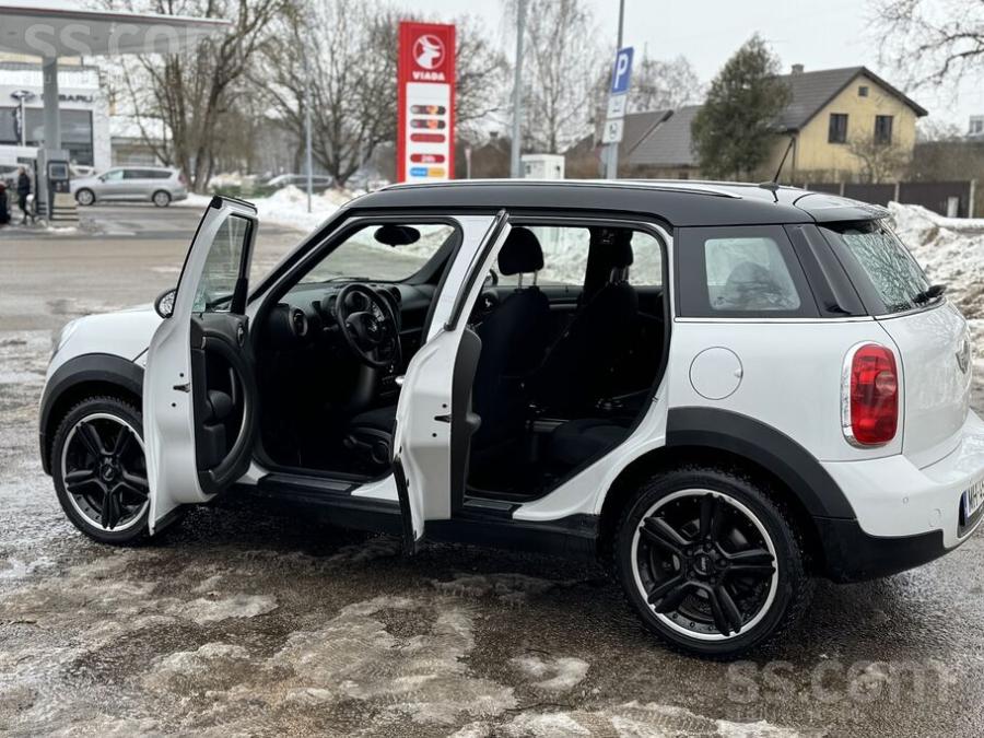 White MINI Countryman 2011 in Riga, with an engine capacity of 1.60 L and mileage of 320 thousand km for 4350 €, photo 22 on AUTOMOTO.COM.LV