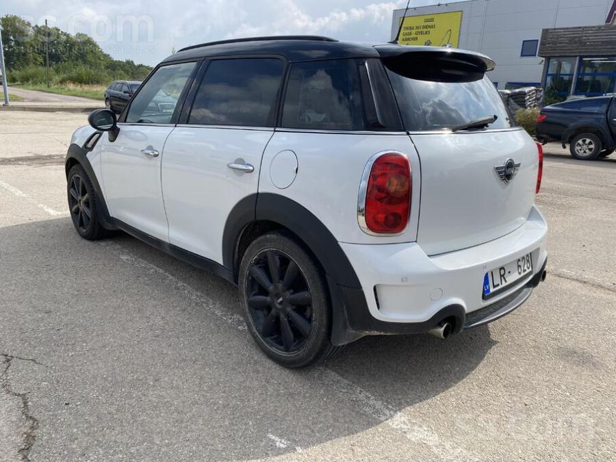 White MINI Countryman 2011 in Kuldiga, with an engine capacity of 1.60 L and mileage of 168 thousand km for 5900 €, photo 5 on AUTOMOTO.COM.LV