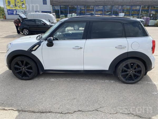 White MINI Countryman 2011 in Kuldiga, with an engine capacity of 1.60 L and mileage of 168 thousand km for 5900 €, photo 5 on AUTOMOTO.COM.LV