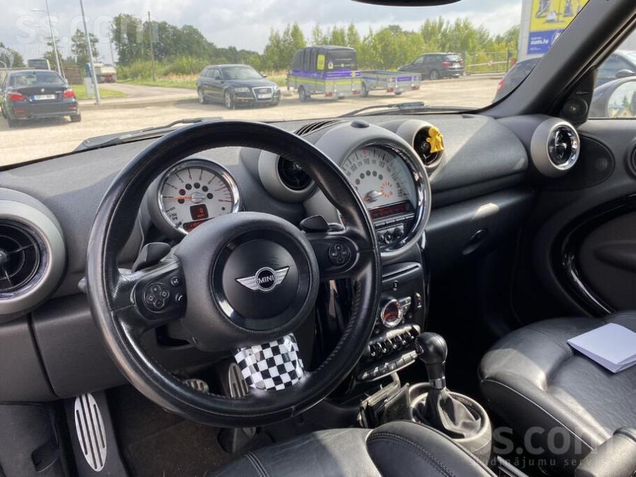 White MINI Countryman 2011 in Kuldiga, with an engine capacity of 1.60 L and mileage of 168 thousand km for 5900 €, photo 17 on AUTOMOTO.COM.LV