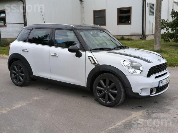 White MINI Countryman 2011 in Ludza, with an engine capacity of 1.60 L and mileage of 220 thousand km for 6400 €, photo 5 on AUTOMOTO.COM.LV