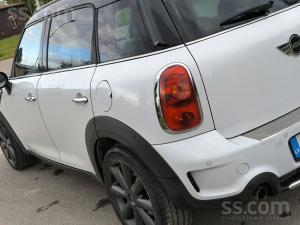 White MINI Countryman 2011 in Ludza, with an engine capacity of 1.60 L and mileage of 220 thousand km for 6400 €, photo 13 on AUTOMOTO.COM.LV