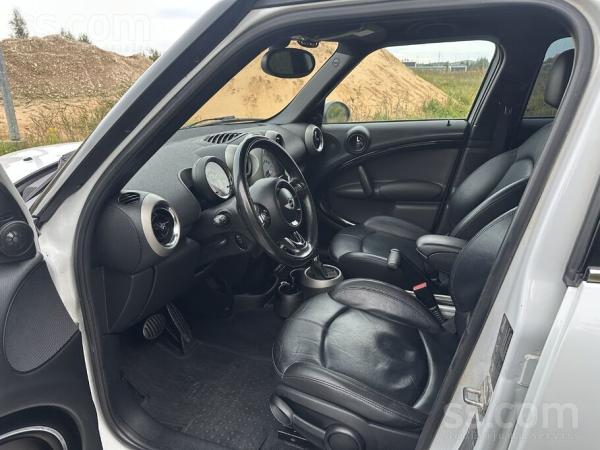 Balts MINI Countryman 2011 Tukums, ar dzinēja tilpumu 1.60 L un nobraukumu 172 tūkst. km par 6800 €, foto 8 vietnē AUTOMOTO.COM.LV