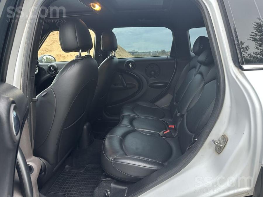 Balts MINI Countryman 2011 Tukums, ar dzinēja tilpumu 1.60 L un nobraukumu 172 tūkst. km par 6800 €, foto 9 vietnē AUTOMOTO.COM.LV