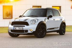 White MINI Countryman 2012 in Jelgava, with an engine capacity of 2.00 L and mileage of 303 thousand km for 4899 €, photo 3 on AUTOMOTO.COM.LV