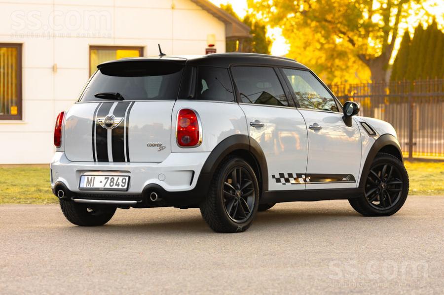 White MINI Countryman 2012 in Jelgava, with an engine capacity of 2.00 L and mileage of 303 thousand km for 4899 €, photo 4 on AUTOMOTO.COM.LV