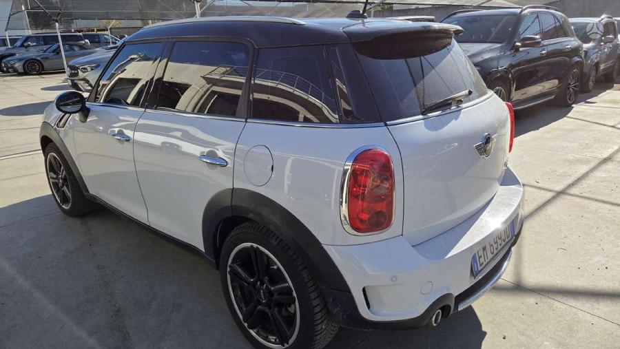 Balts MINI Countryman 2012 Panevēža, ar dzinēja tilpumu 2.00 L un nobraukumu 195 tūkst. km par 7200 €, foto 2 vietnē AUTOMOTO.COM.LV