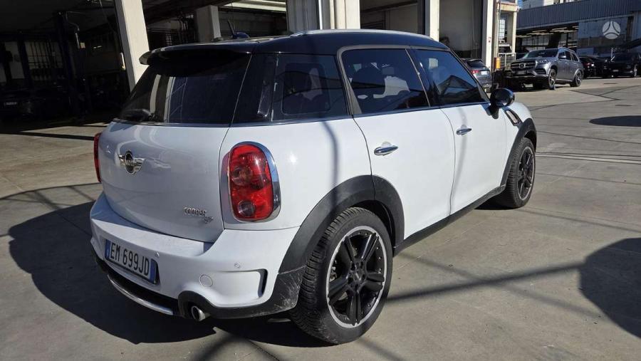 Balts MINI Countryman 2012 Panevēža, ar dzinēja tilpumu 2.00 L un nobraukumu 195 tūkst. km par 7200 €, foto 4 vietnē AUTOMOTO.COM.LV