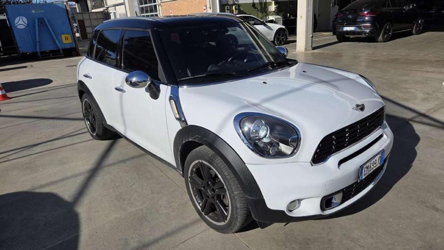 Balts MINI Countryman 2012 Panevēža, ar dzinēja tilpumu 2.00 L un nobraukumu 195 tūkst. km par 7200 €, foto 5 vietnē AUTOMOTO.COM.LV