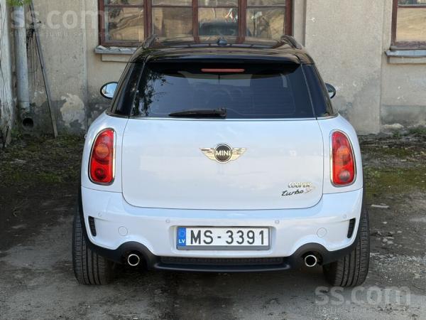 White MINI Countryman 2012 in Daugavpils, with an engine capacity of 2.00 L and mileage of 170 thousand km for 6300 €, photo 7 on AUTOMOTO.COM.LV